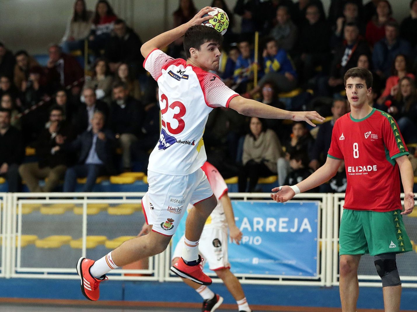 Mario Crespo con la Española | Club Balonmano Alcobendas
